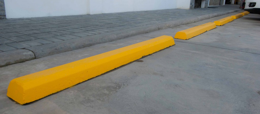 Tope de parqueo – Calizamar, S.A.